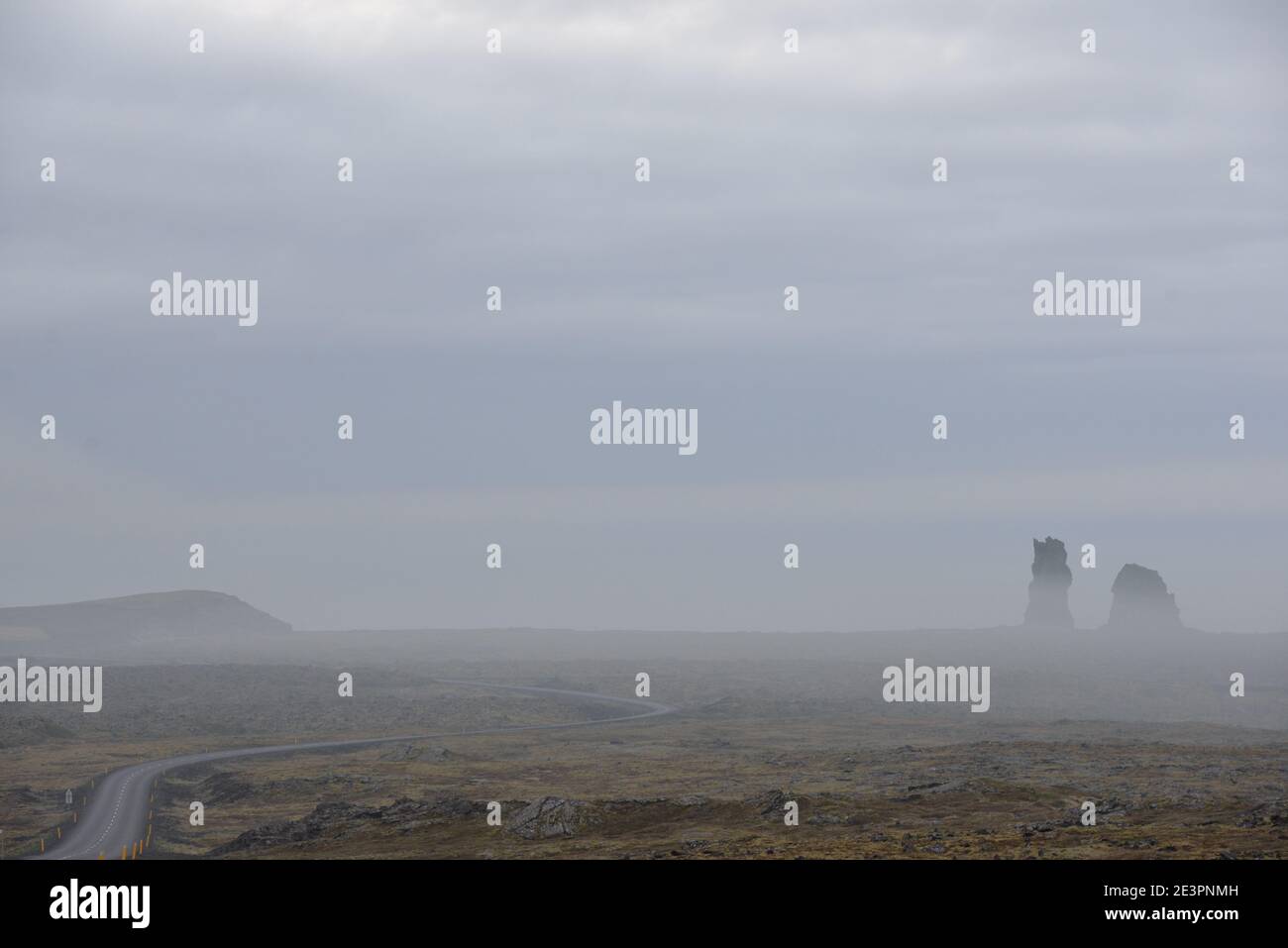Dramatic foggy road hi-res stock photography and images - Alamy