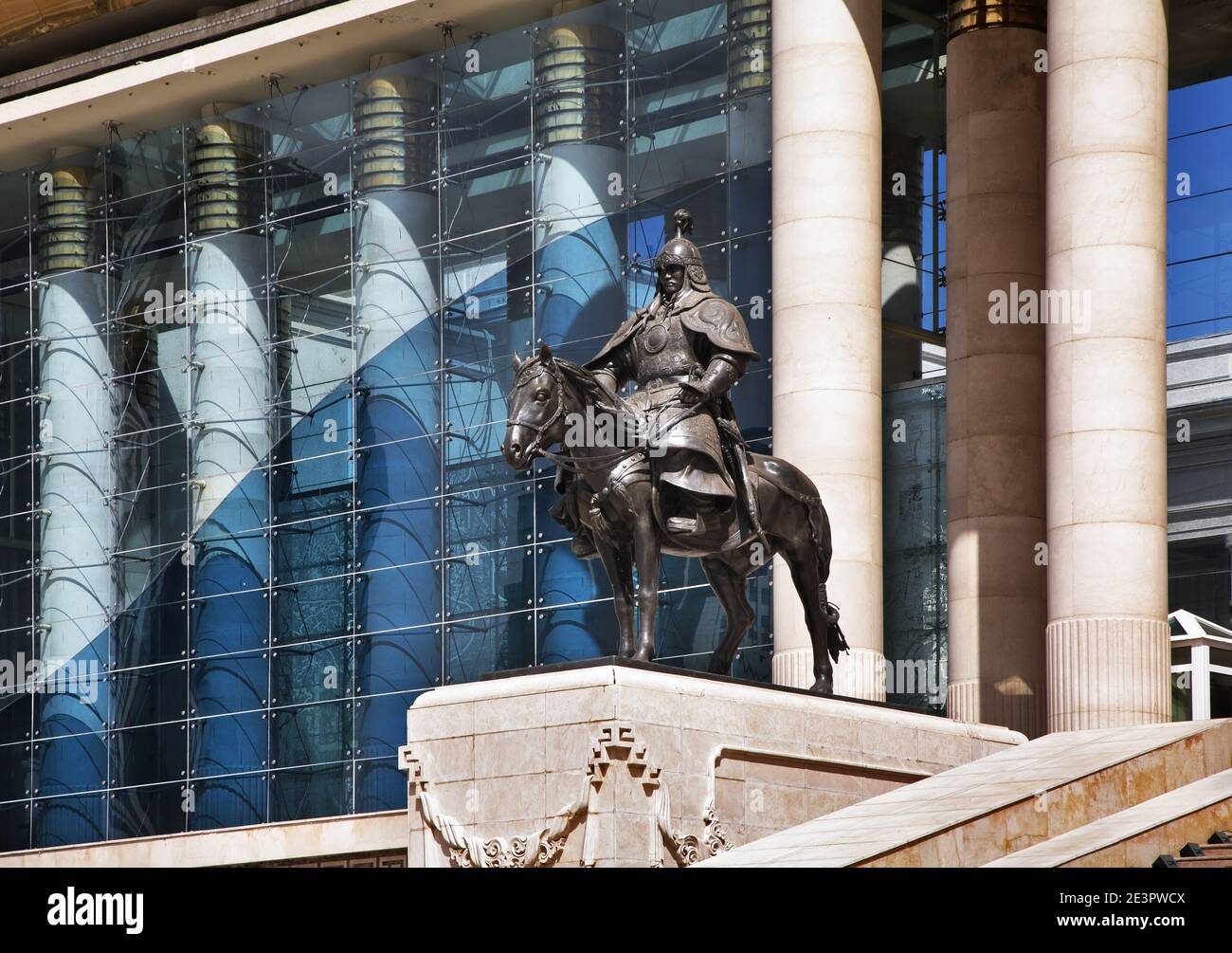 Sculpture to sukhbaatar hi-res stock photography and images - Alamy