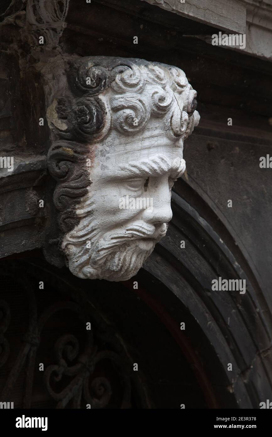 Statue sculpture head on hi-res stock photography and images - Alamy