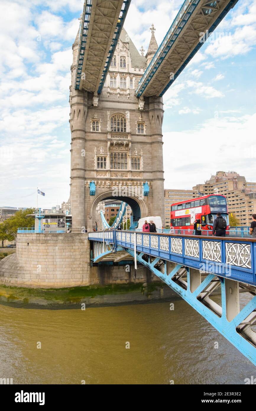Traffic on Tower Bridge, London Stock Photo - Alamy