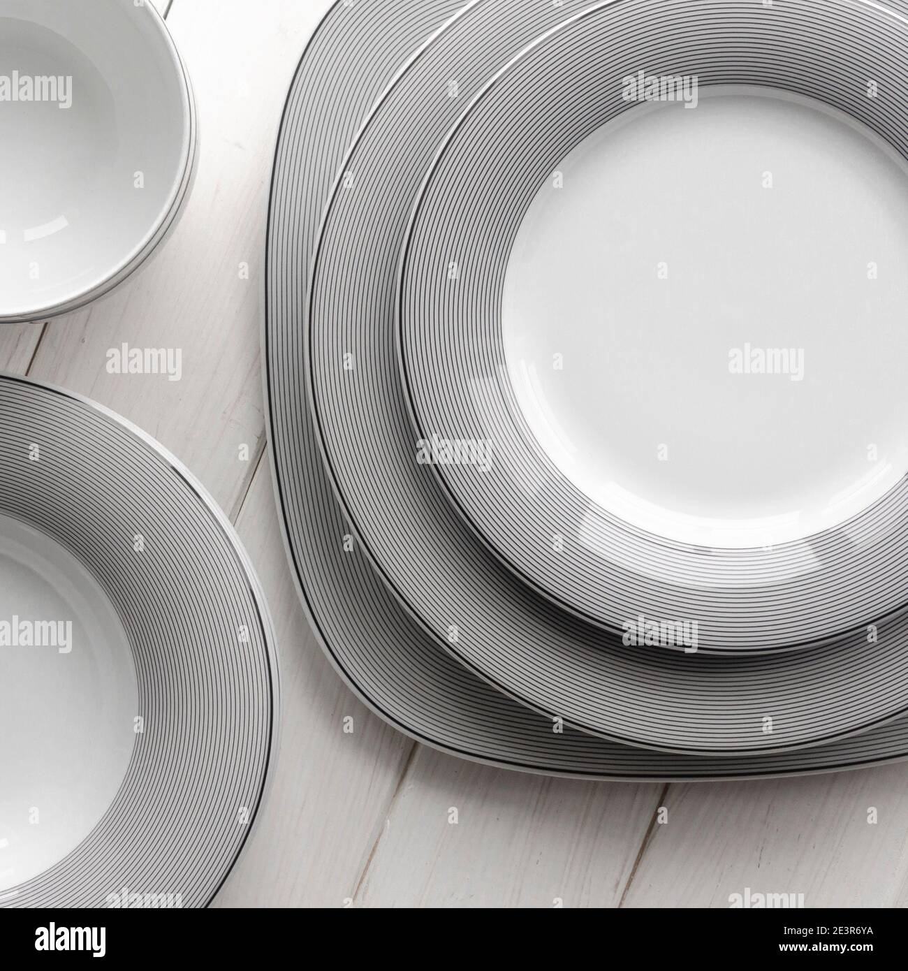 Set of plates different sizes hi-res stock photography and images - Alamy