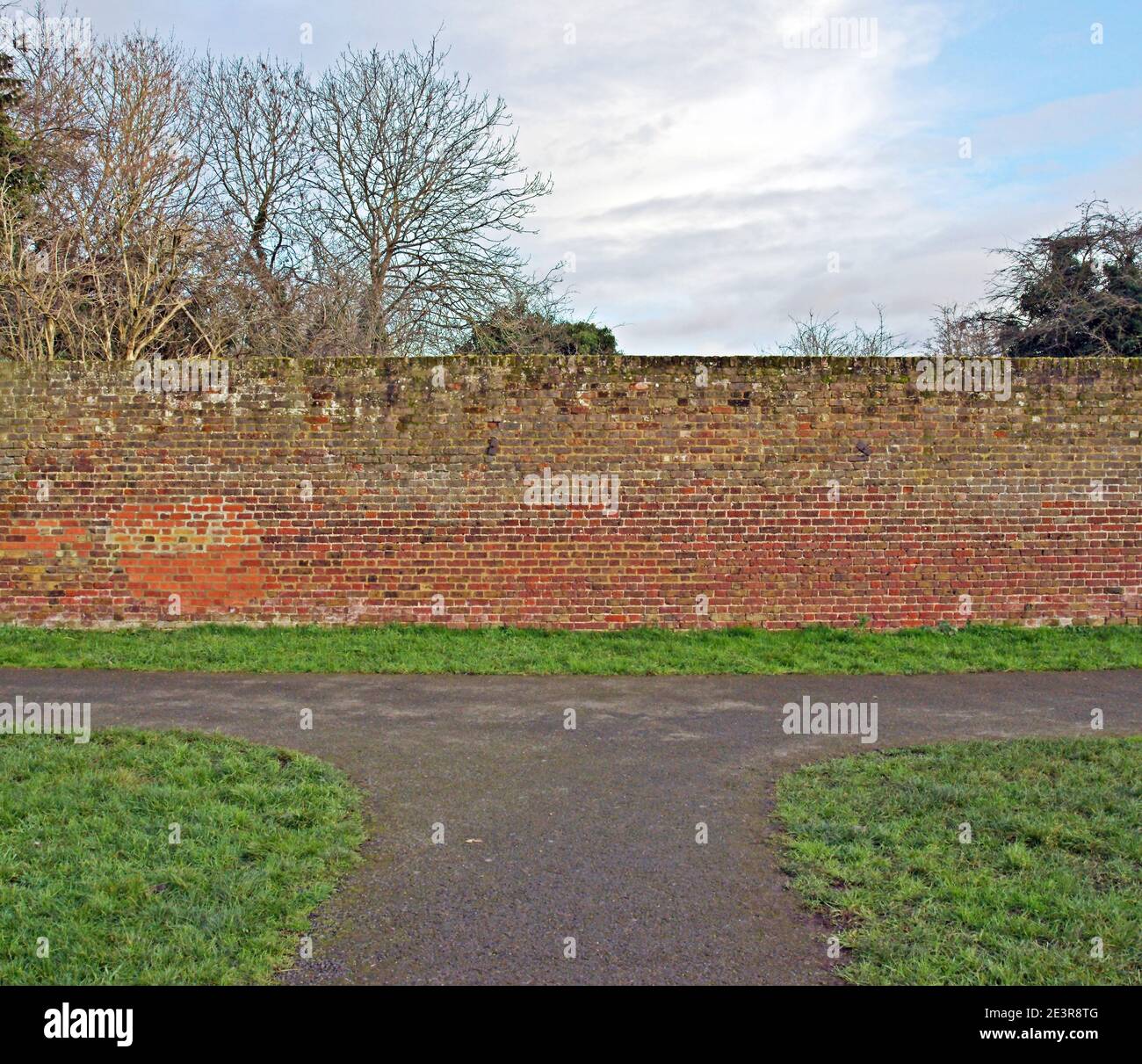 Footpath barrier hi-res stock photography and images - Alamy