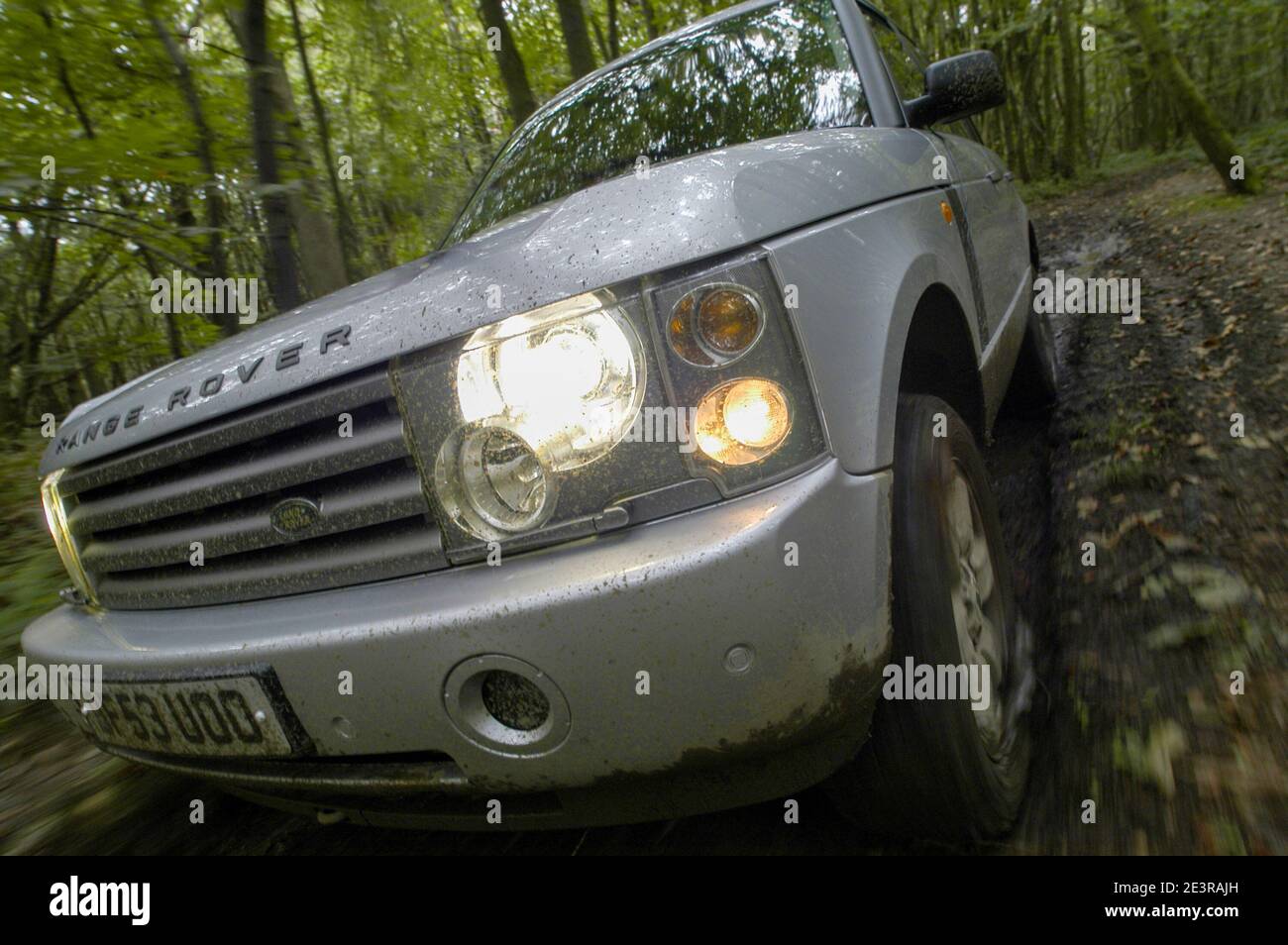 2003 Range Rover L322 British luxury off roader SUV car Stock Photo - Alamy