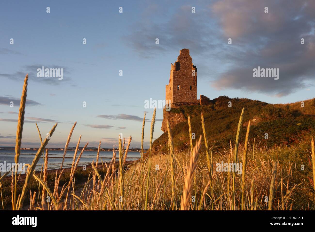 Scottish fortfied house hi-res stock photography and images - Alamy