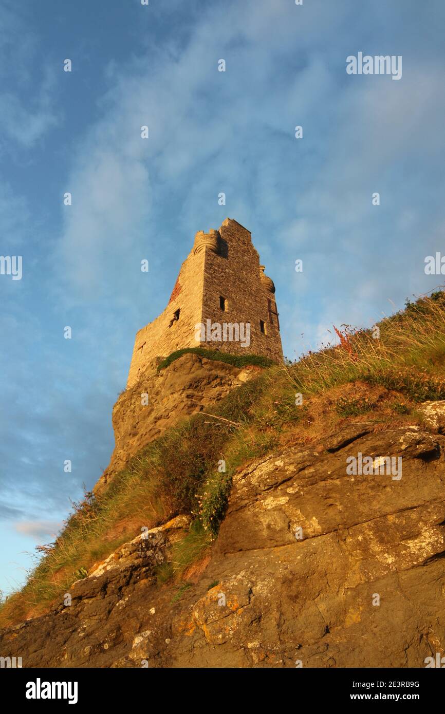 Scottish fortfied house hi-res stock photography and images - Alamy