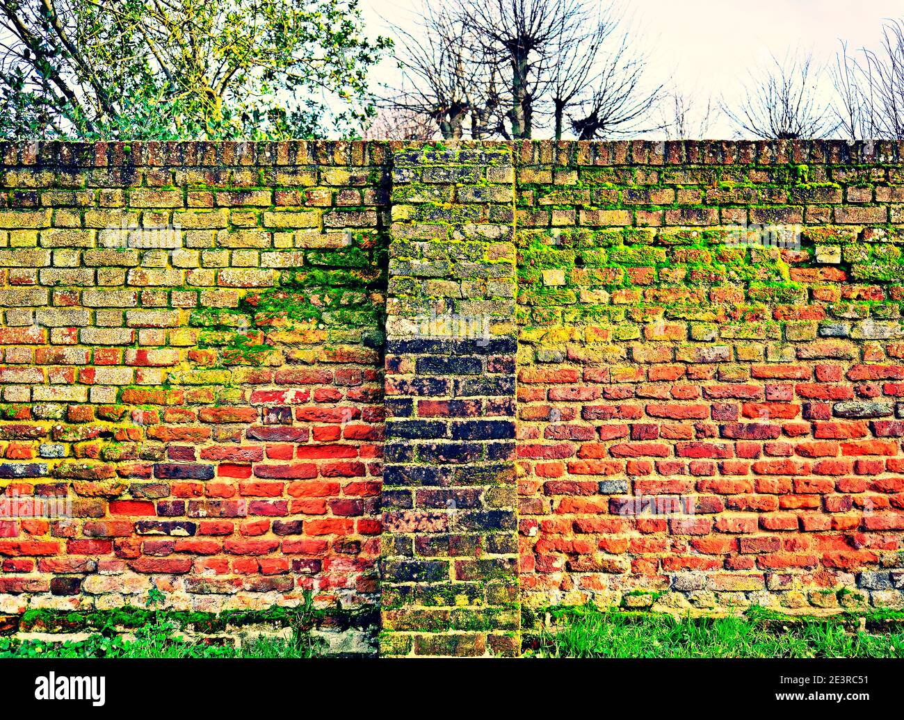 Wall and column Stock Photo - Alamy