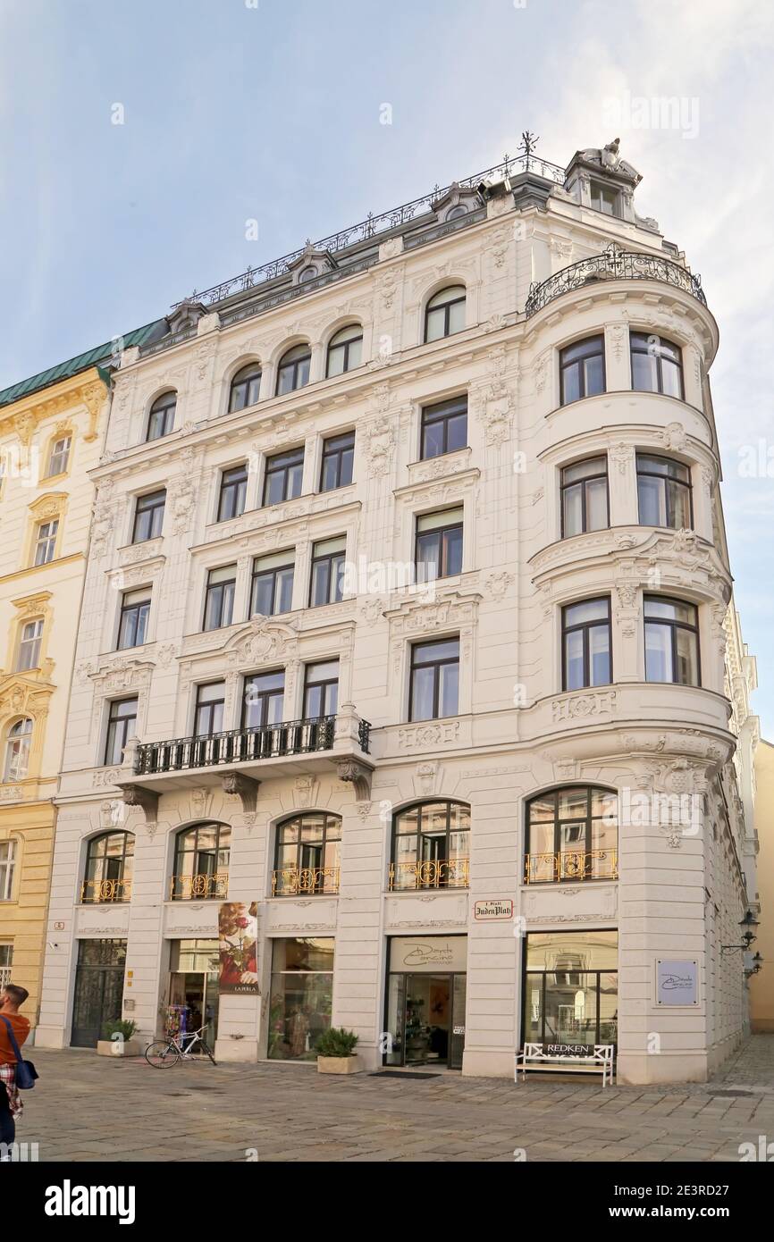 Beautiful facades of buildings hi-res stock photography and images - Alamy