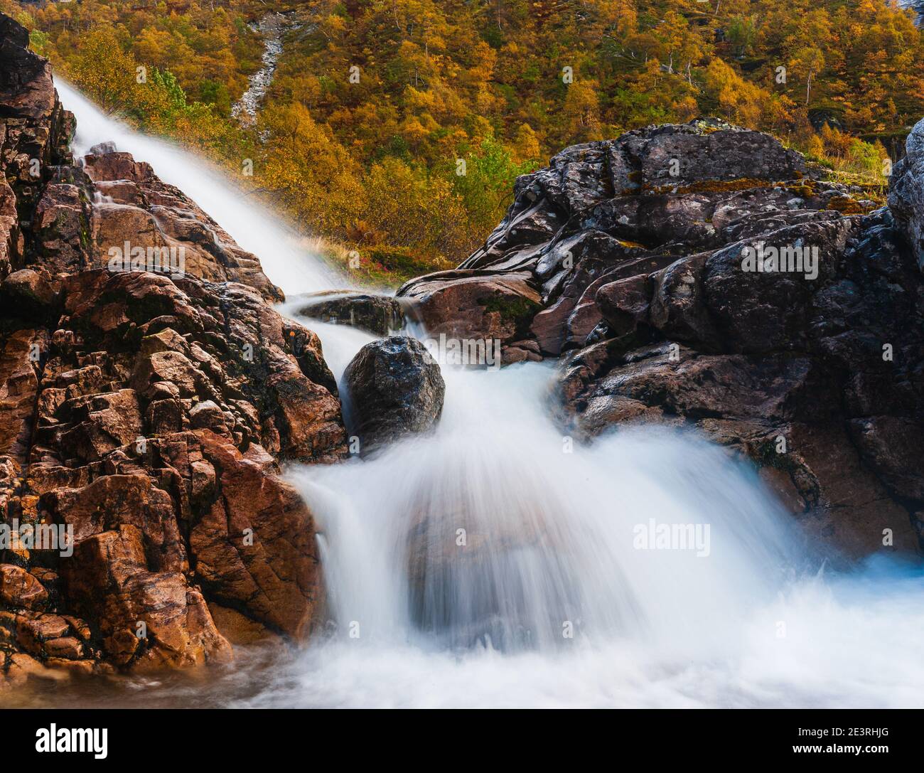 Front view waterfall hi-res stock photography and images - Alamy