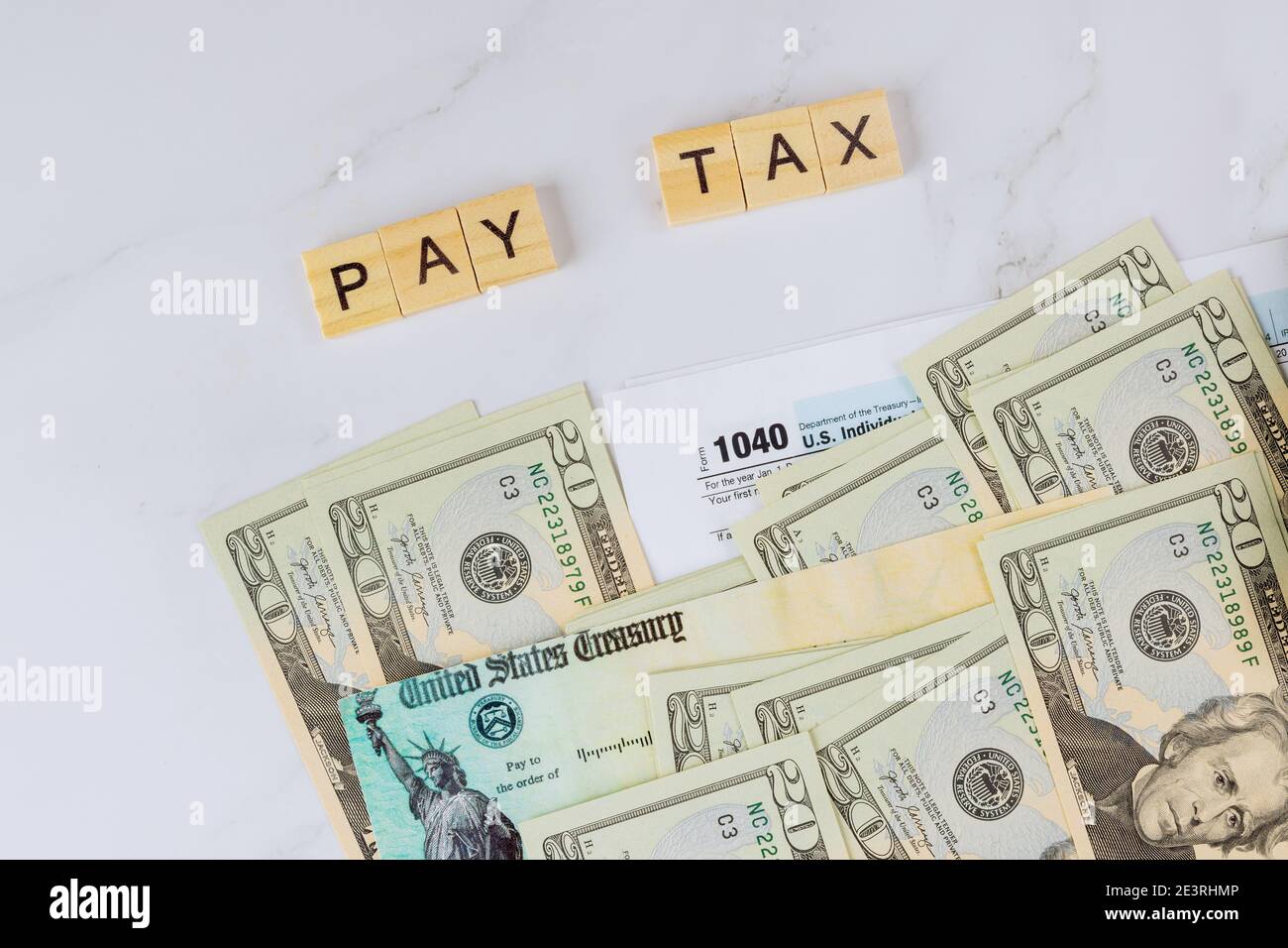 1040 us individual tax form hi-res stock photography and images - Alamy
