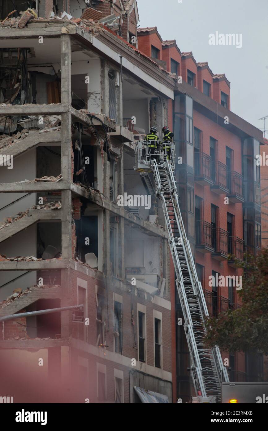 Madrid, Spain. 20th Jan, 2021. Rescue workers are on the scene after a ...