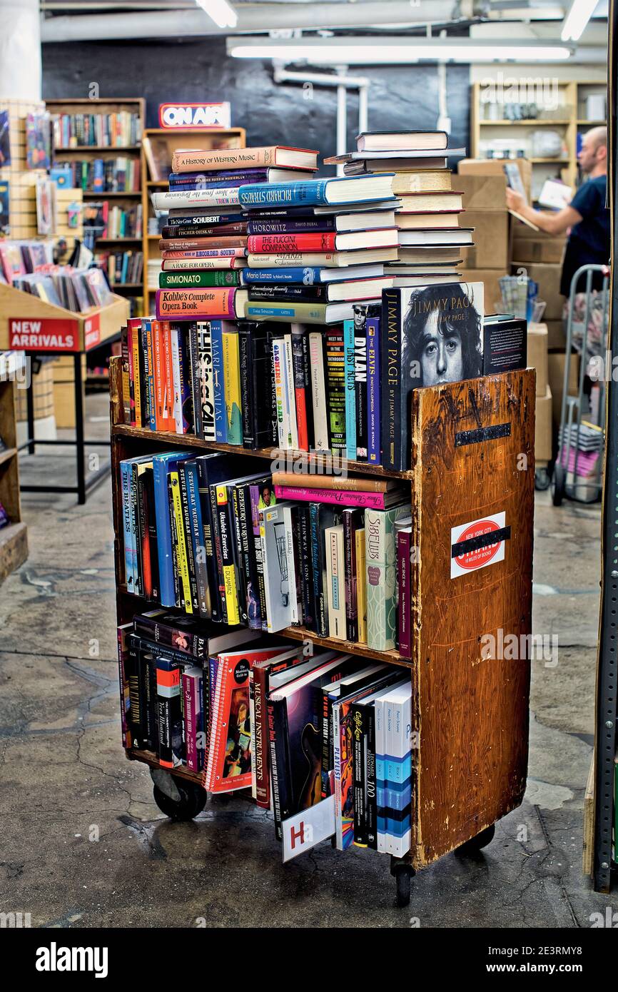 USA / New York City / Bookstores / The Strand bookstore in New York ...