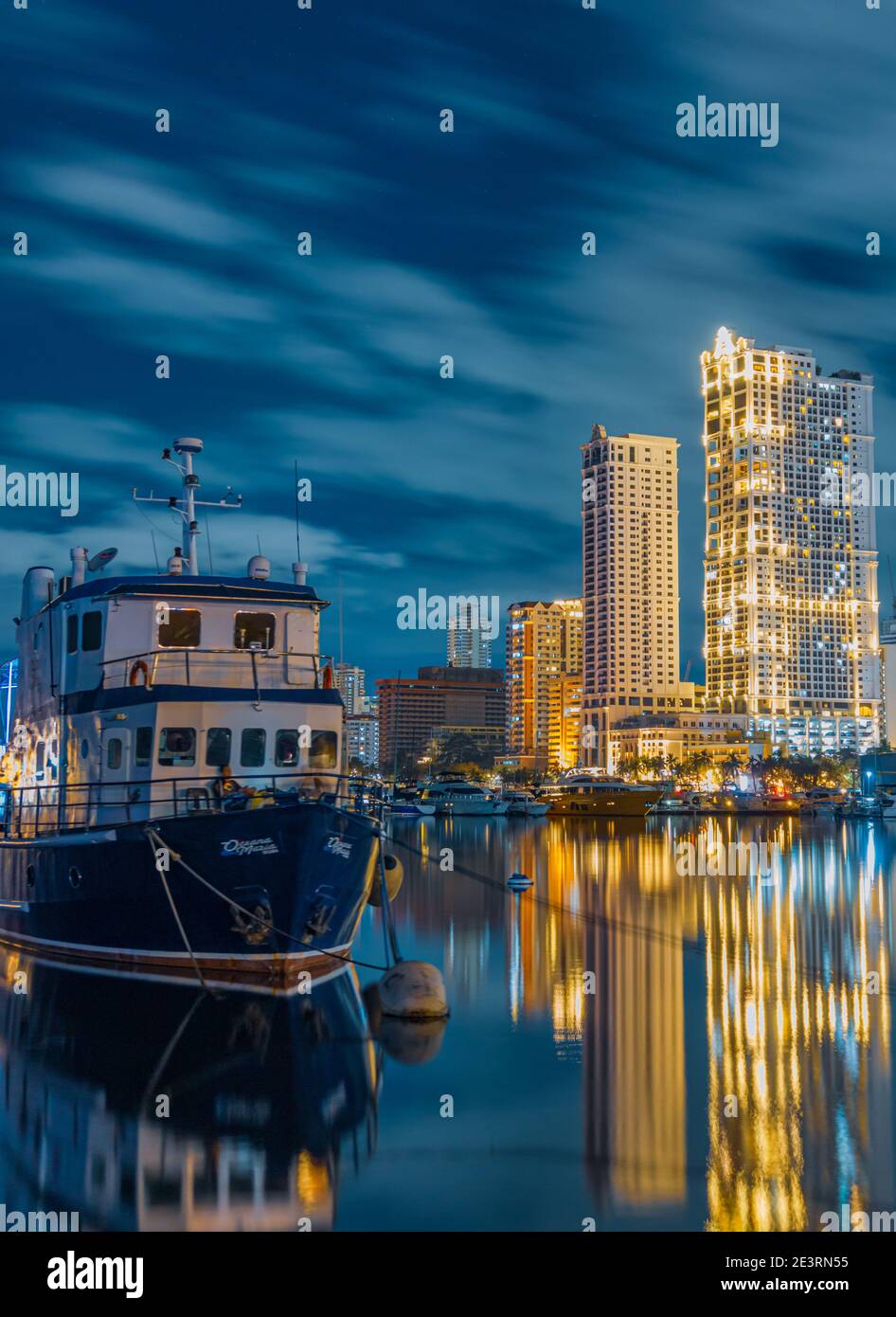 Harbour square manila hi-res stock photography and images - Alamy