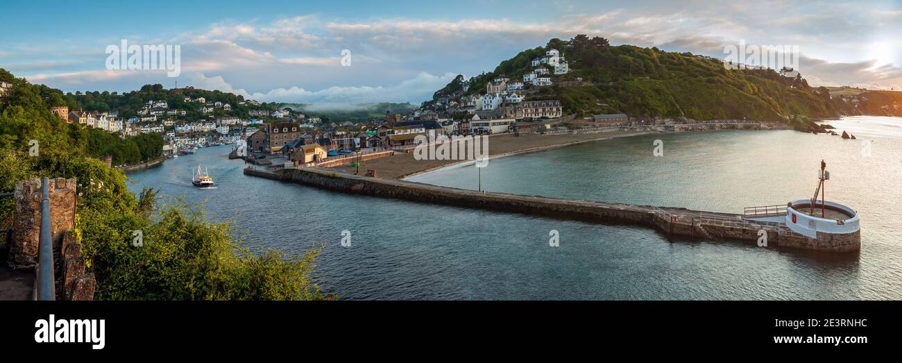 LOOE, CORNWALL, UK - JUNE 07, 2009: Panorama view of the Banjo Pier and ...