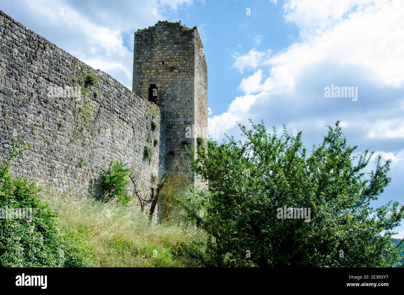 City walls monteriggioni village hi-res stock photography and images ...
