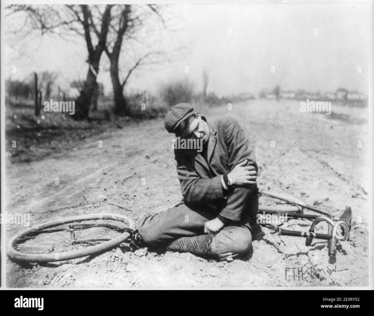 Man fallen hi-res stock photography and images - Alamy