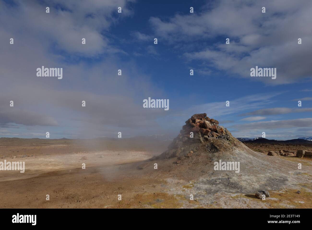 Geyser steam hi-res stock photography and images - Alamy