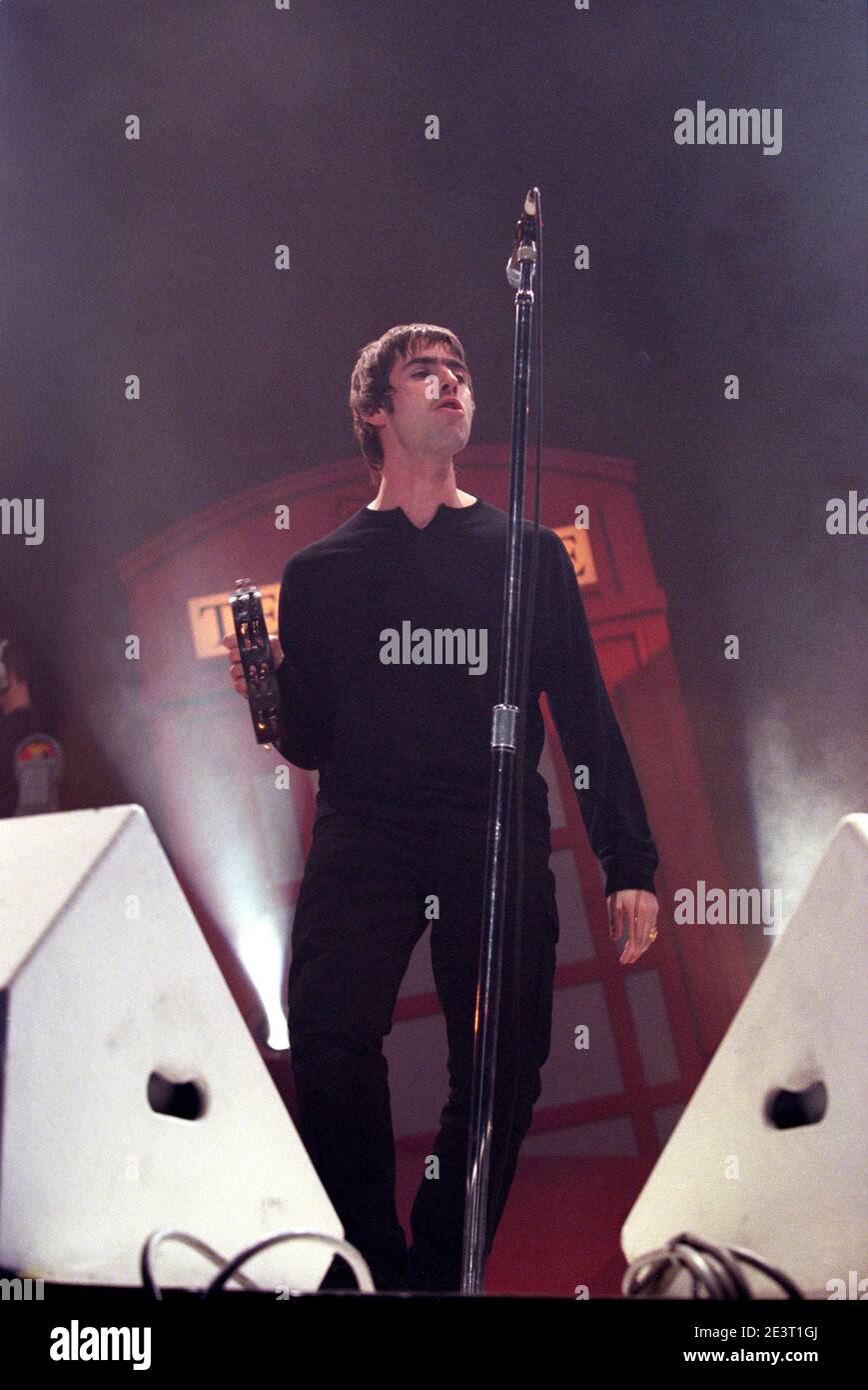 Oasis in Concert at Wembley Arena in London, UK. 16th December 1997 ...