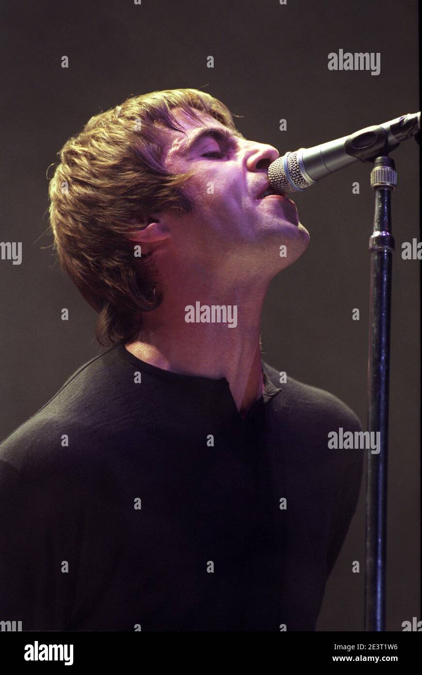 Oasis in Concert at Wembley Arena in London, UK. 16th December 1997 ...