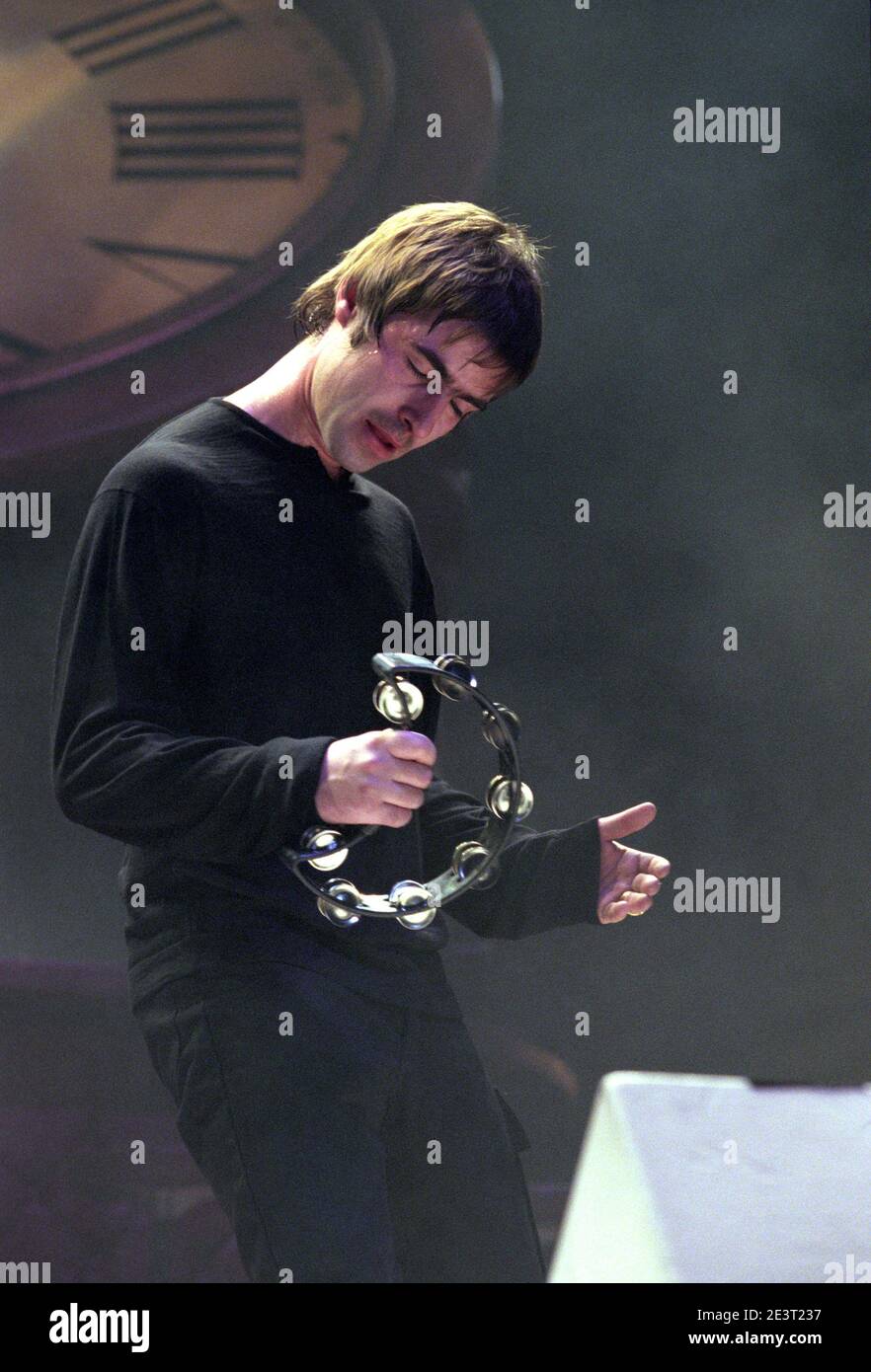 Oasis in Concert at Wembley Arena in London, UK. 16th December 1997 ...