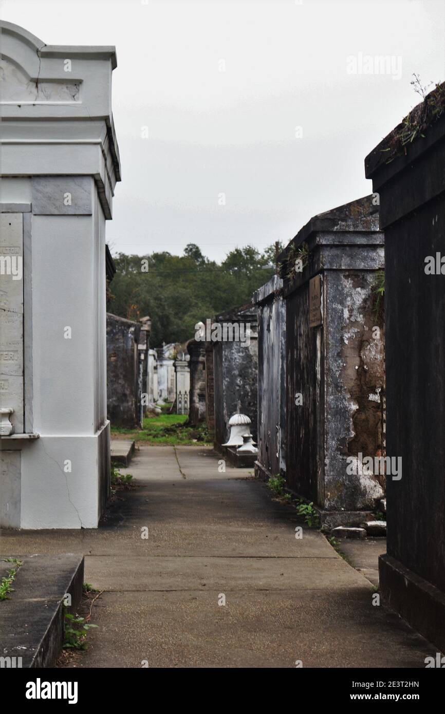 Lafayette tomb hi-res stock photography and images - Alamy