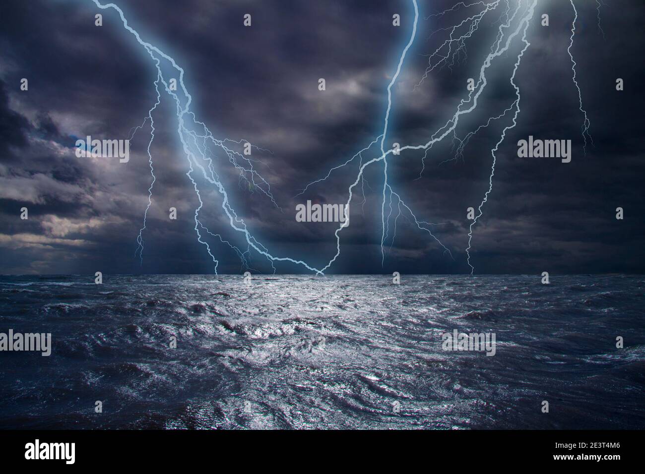 Lightening bolt over sea hi-res stock photography and images - Alamy