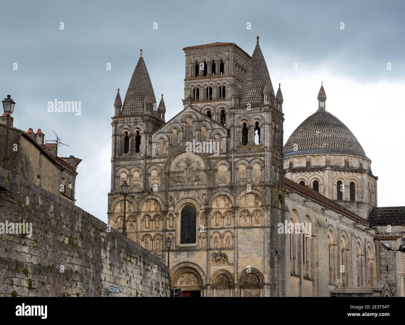 Angouleme cathedral church building hi-res stock photography and images ...