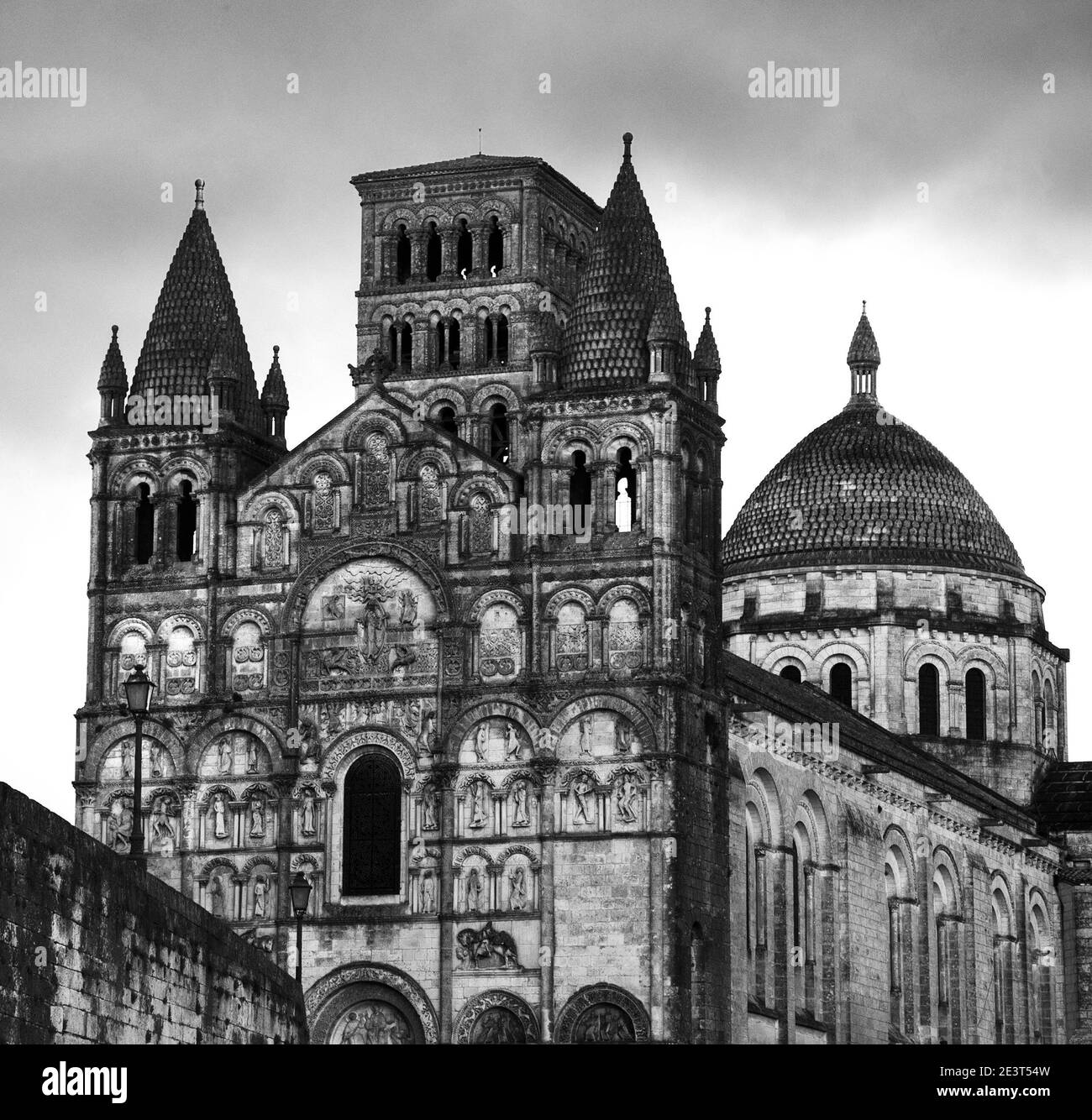 Angouleme cathedral church building hi-res stock photography and images ...