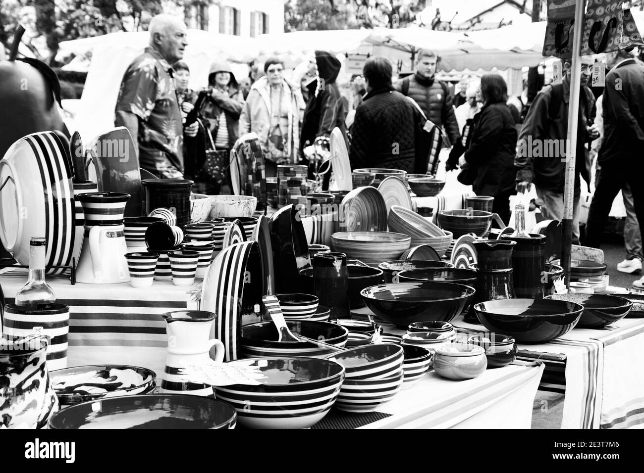 Plates crockery craft fair stall Black and White Stock Photos & Images ...