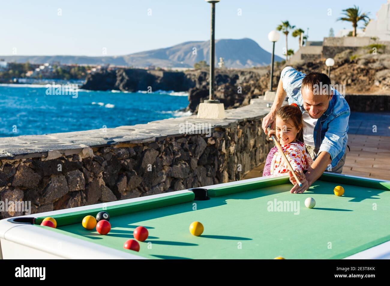 Snooker family hi-res stock photography and images - Alamy