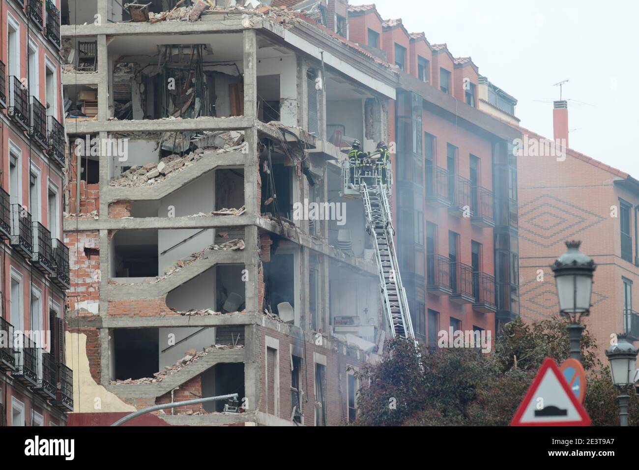 Madrid, Spain. 20th Jan, 2021. Rescue workers are on the scene after a ...