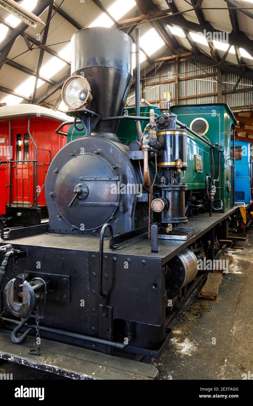 Train restoration hi-res stock photography and images - Alamy