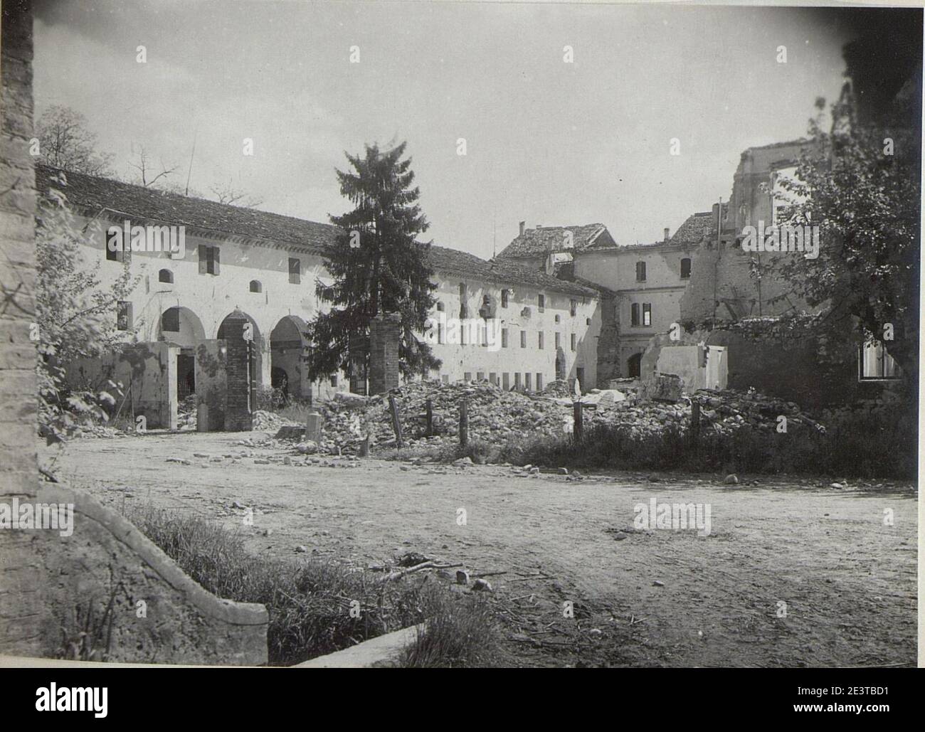 Mandre italienische Kaserne Stock Photo - Alamy