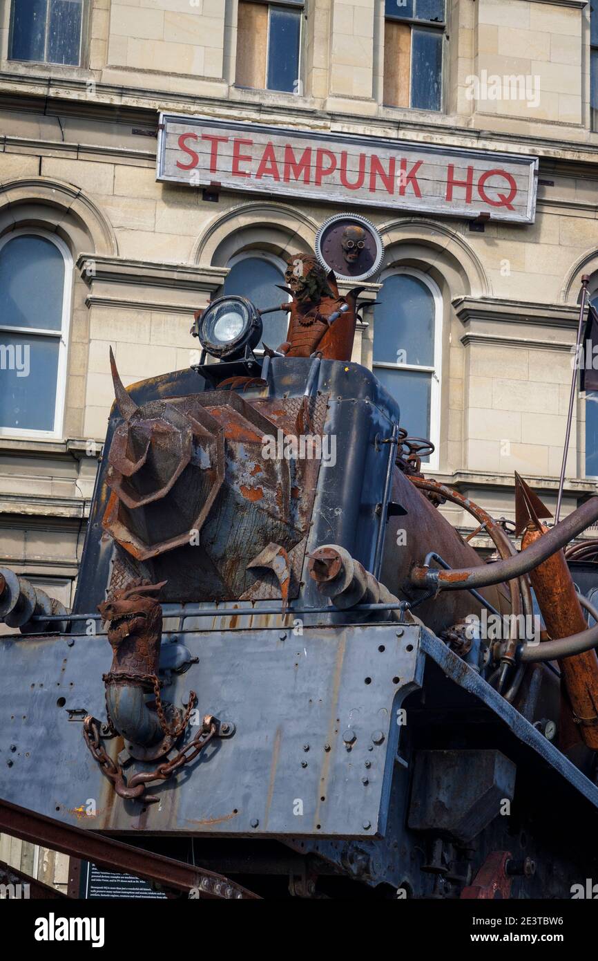 The entrance to the Steampunk HQ in the Victorian precinct of Oamaru ...