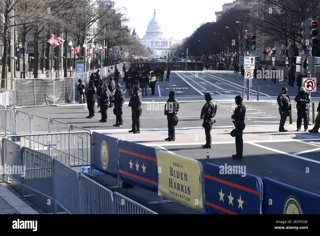 Security stands hi-res stock photography and images - Alamy