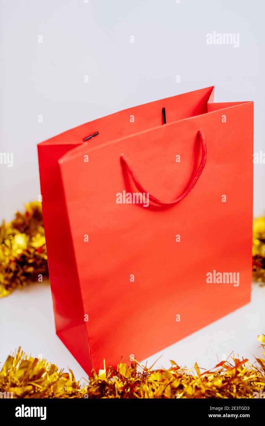 red paper bag blank template Stock Photo - Alamy
