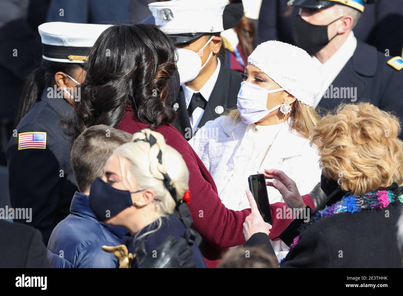 Joe biden kamala harris hug hi-res stock photography and images - Alamy