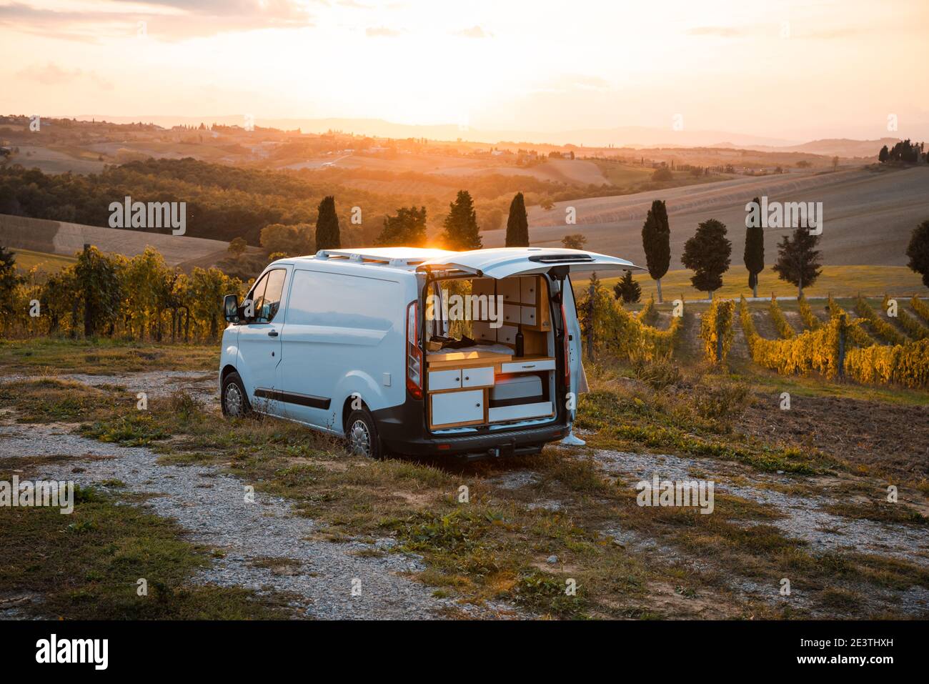 Vanlife - live in a beautiful bus in the open nature surrounded by ...