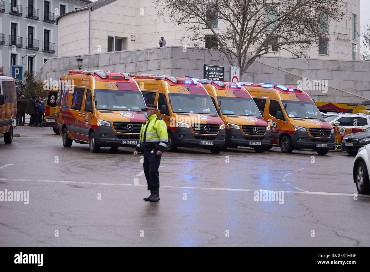 Madrid, Spain. 20th Jan, 2021. Enorme explosion de gas en un edificio ...