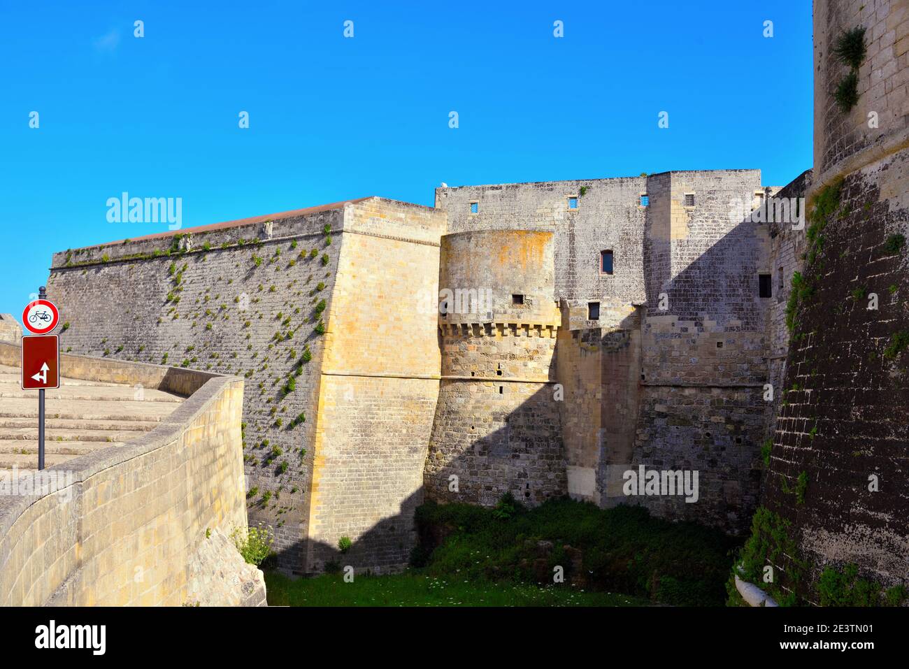 Otranto castle hi-res stock photography and images - Alamy