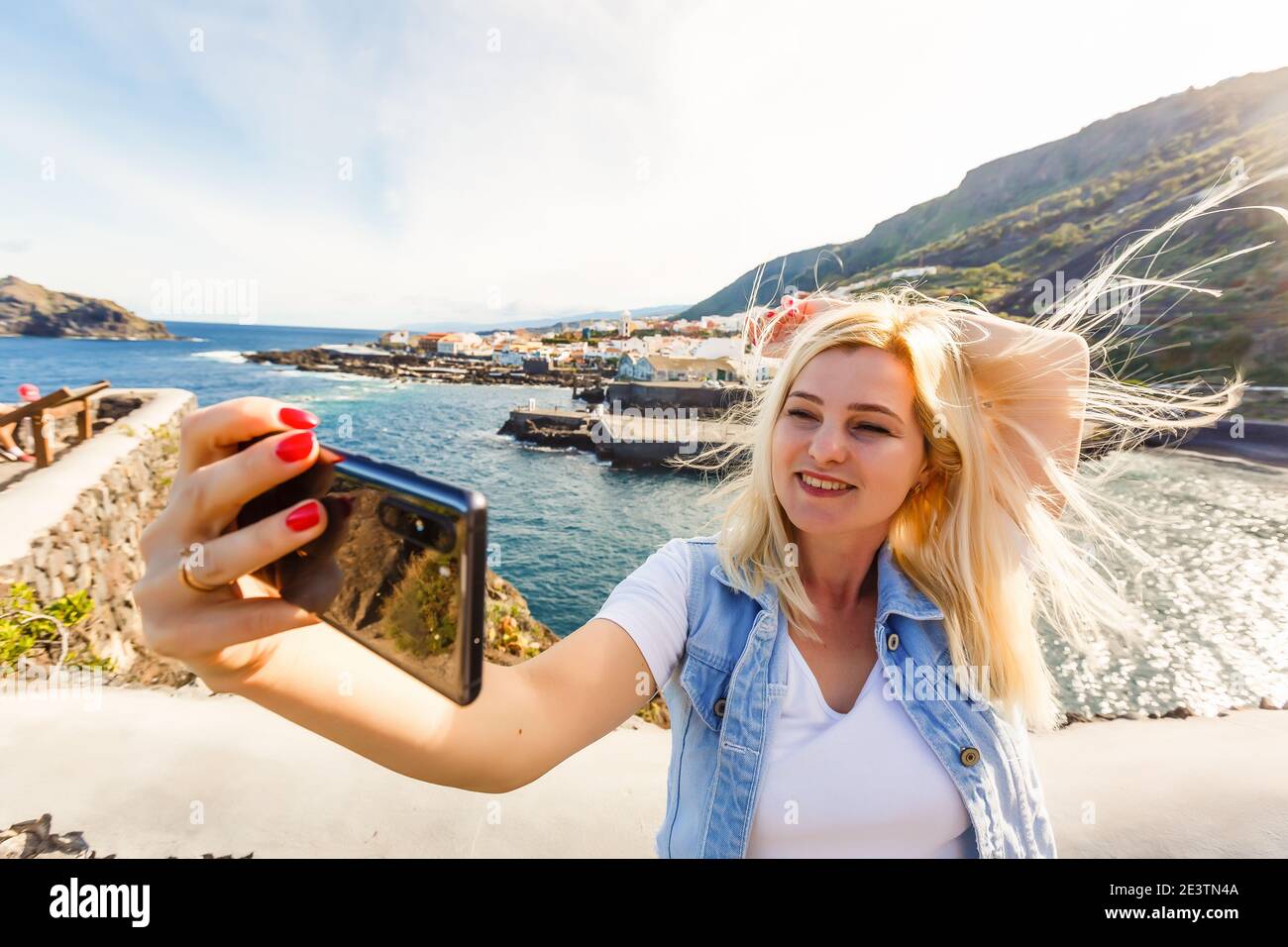 Teen girl speaking microphone hi-res stock photography and images - Alamy