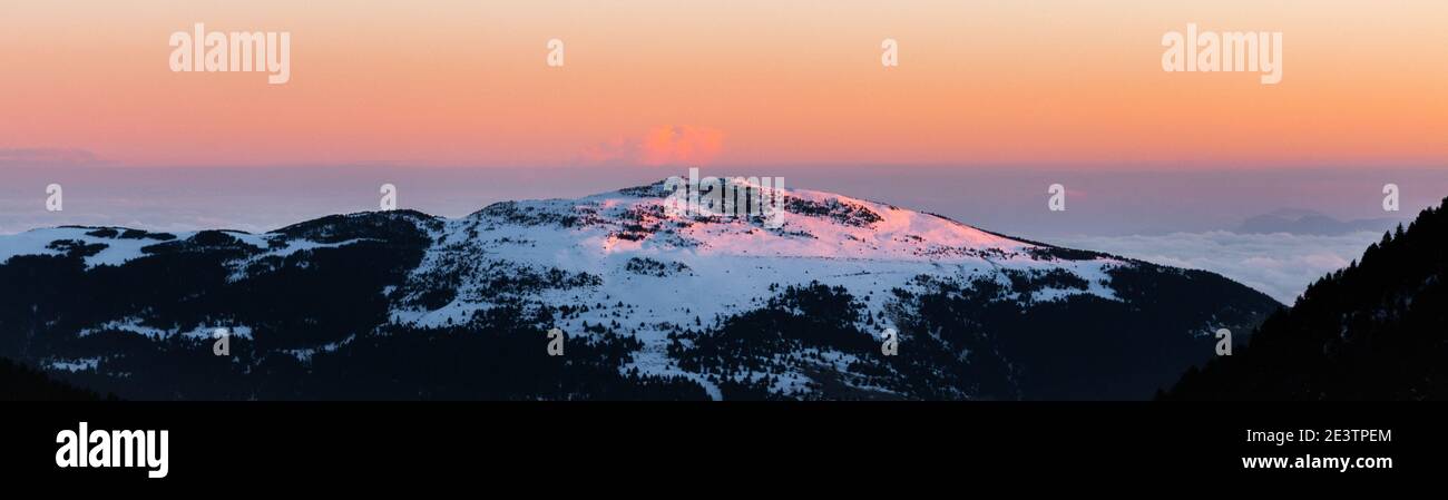 Ora background hi-res stock photography and images - Alamy