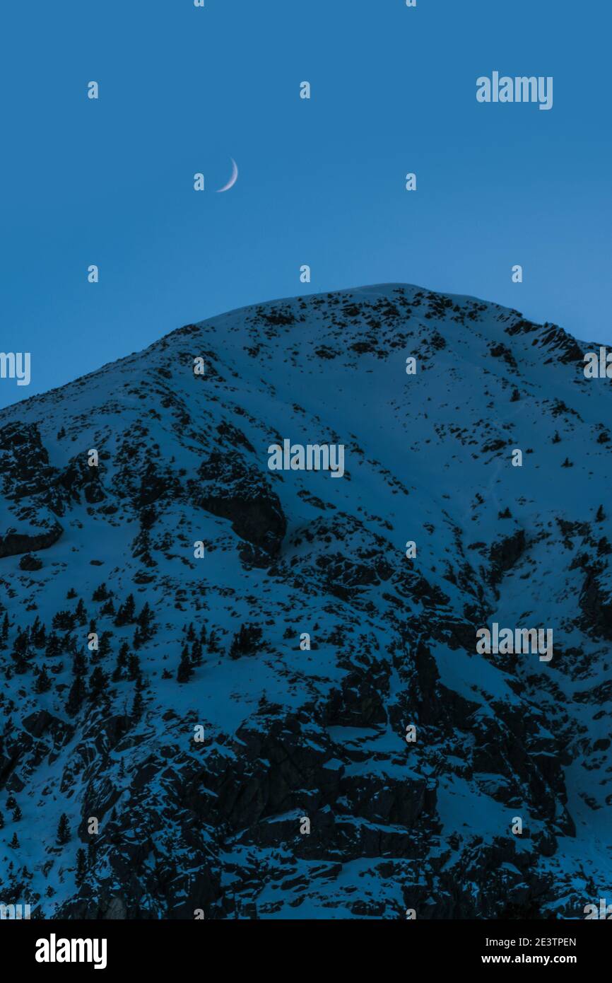 Blue hour nature hi-res stock photography and images - Alamy