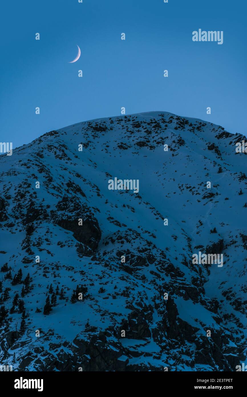 Blue hour nature hi-res stock photography and images - Alamy