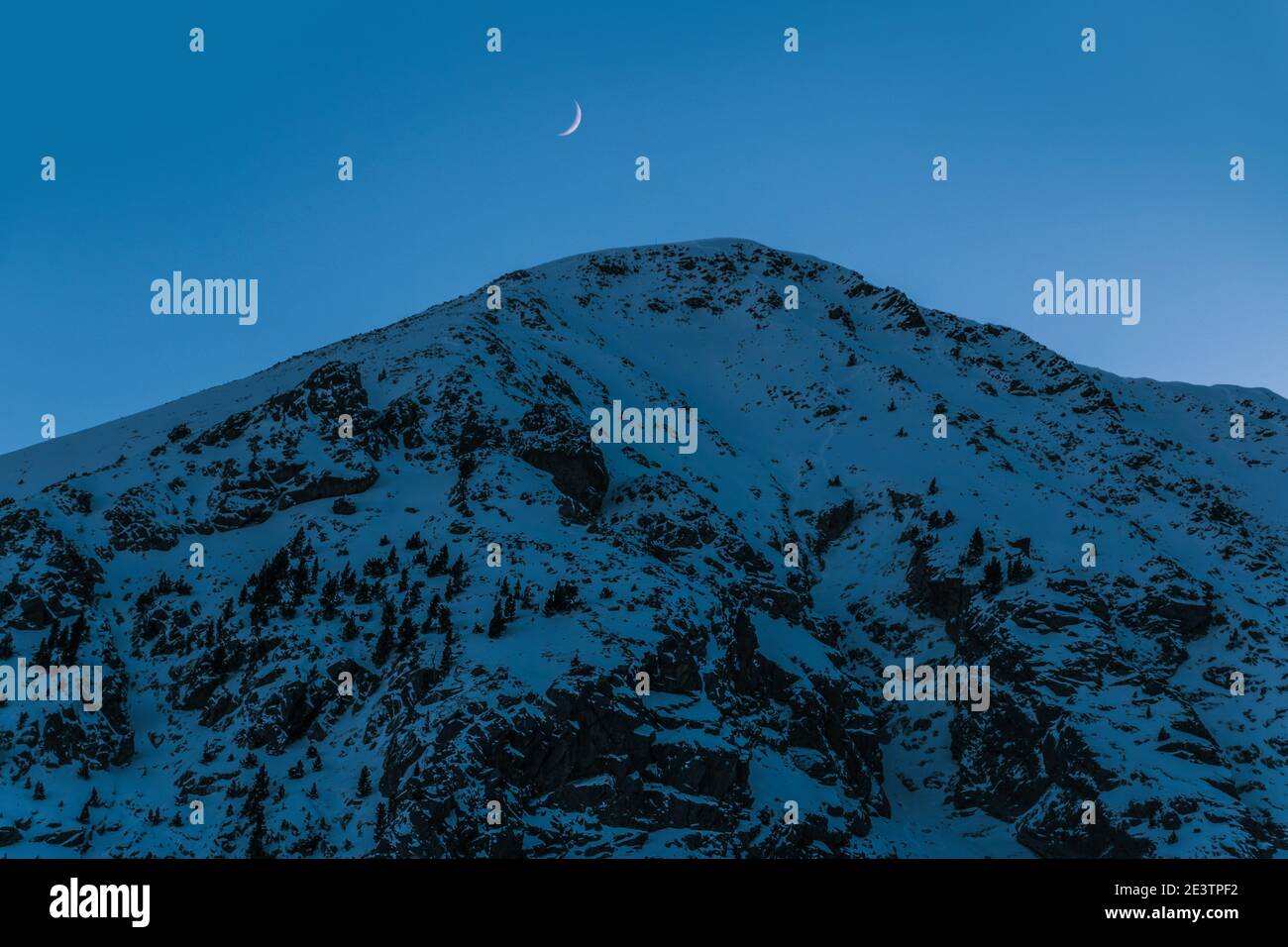 Blue hour nature hi-res stock photography and images - Alamy