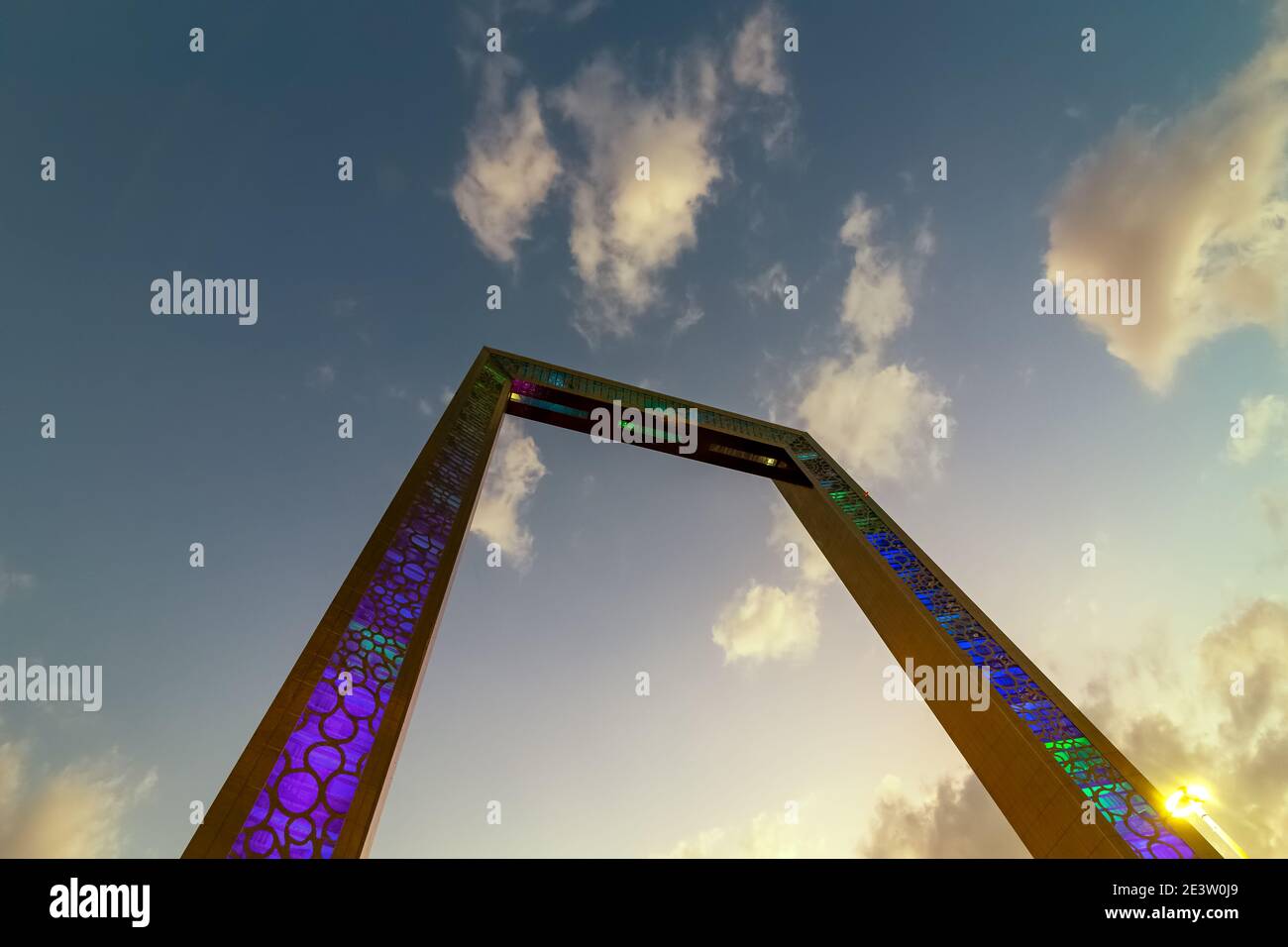 Dubai dubai frame hi-res stock photography and images - Alamy