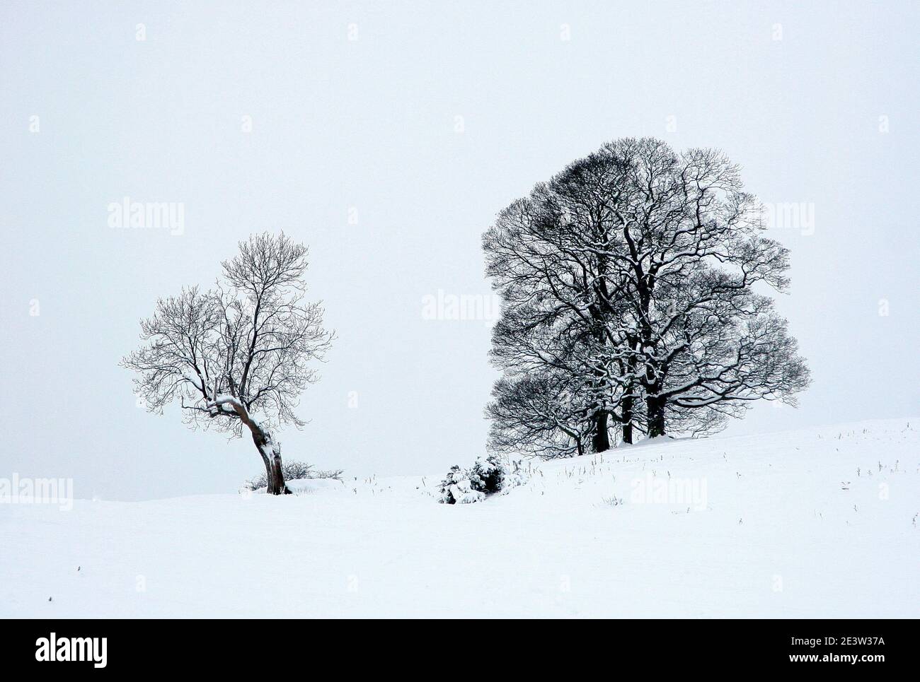 Snowshill in snow hi-res stock photography and images - Alamy