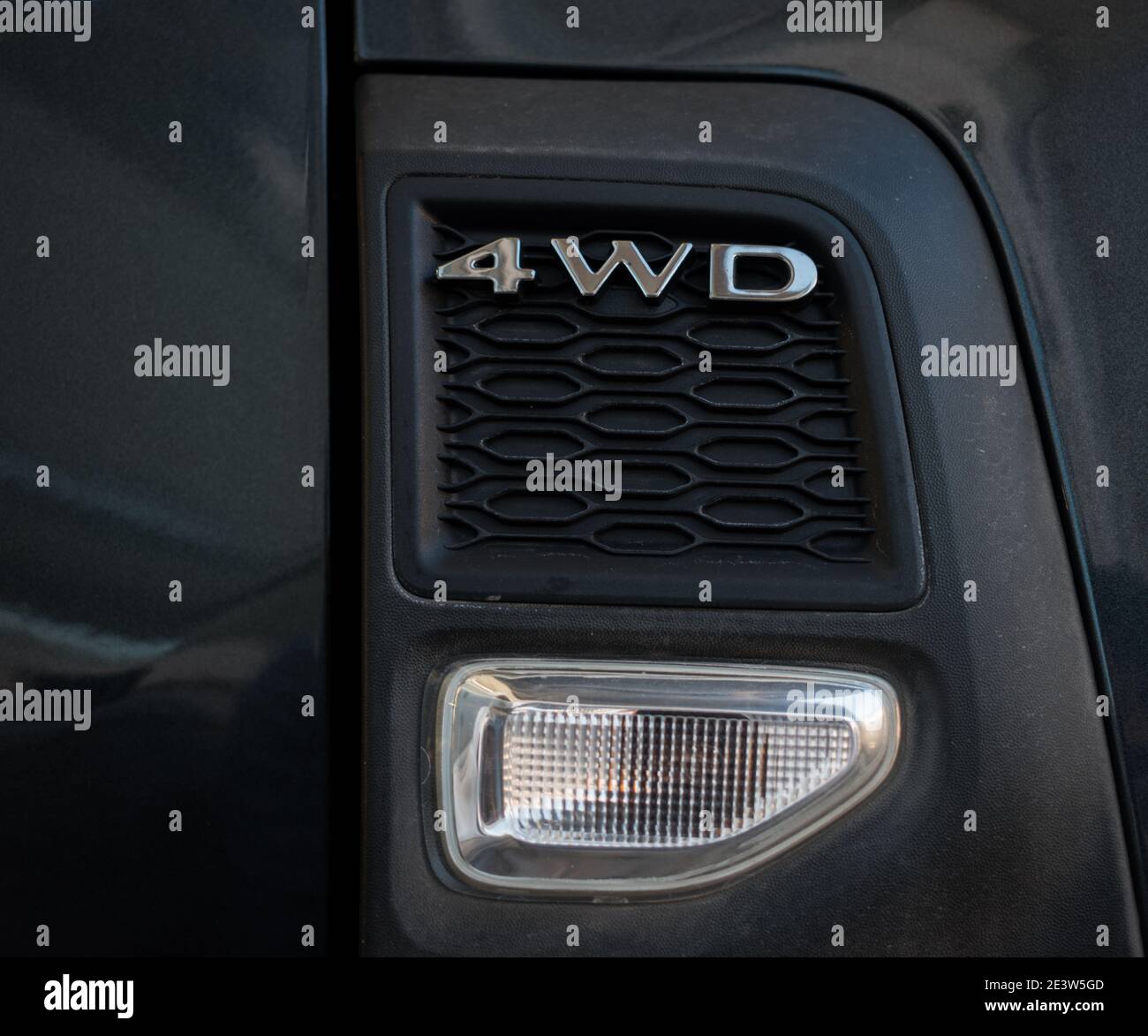 Four wheel drive, 4x4 silver sign Stock Photo - Alamy