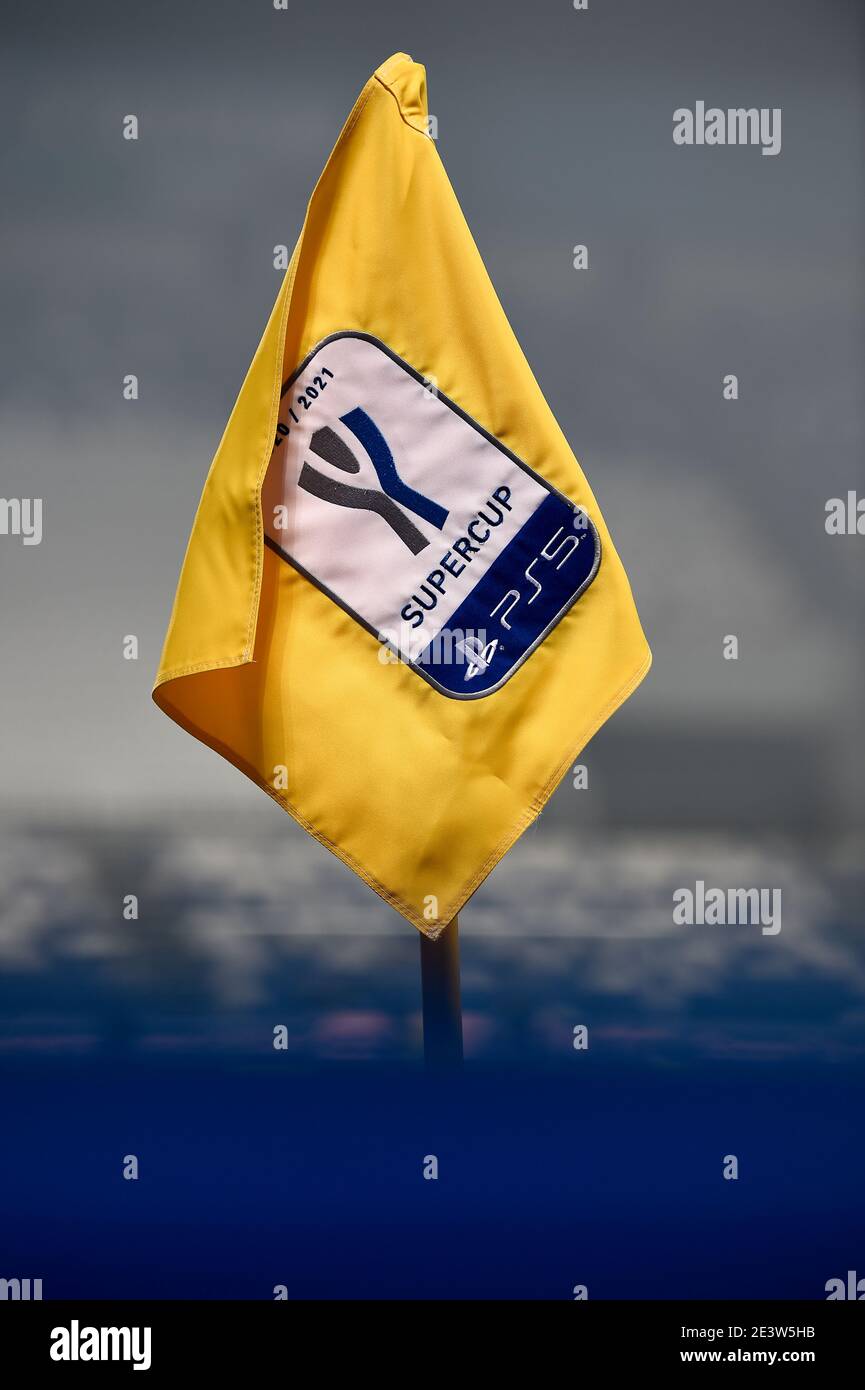 Corner kick flag hi-res stock photography and images - Alamy