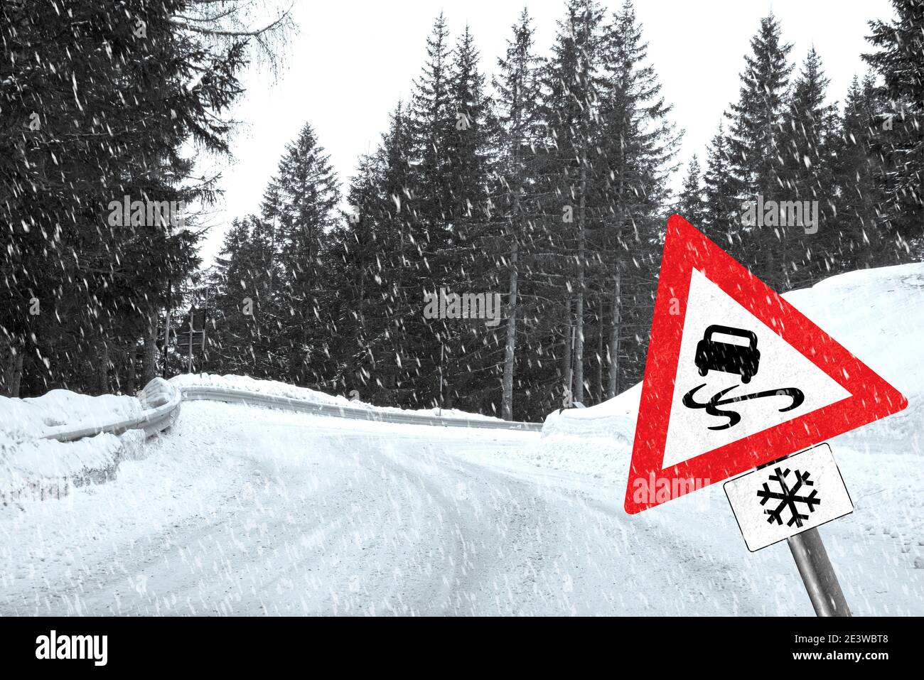 Snowy curvy road traffic hi-res stock photography and images - Alamy