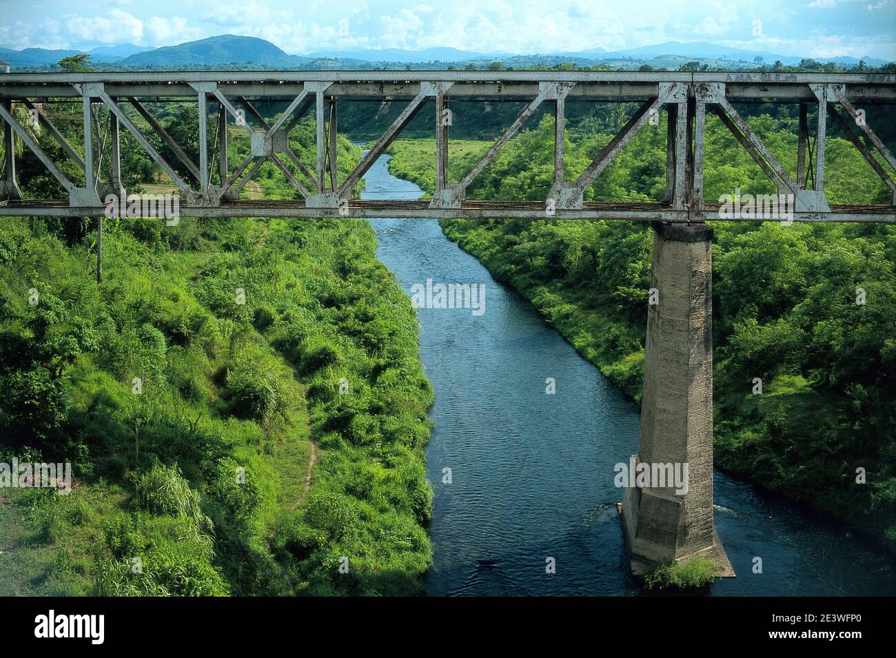 Cuban railway hi-res stock photography and images - Alamy